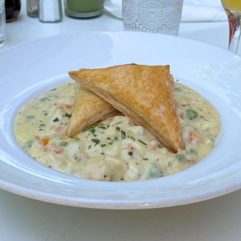 Willow Cafe and Bistro | Breakfast-to-dinner bistro with coffee drinks ...