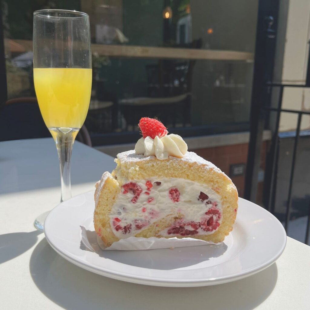 Willow Cafe and Bistro | Breakfast-to-dinner bistro with coffee drinks ...